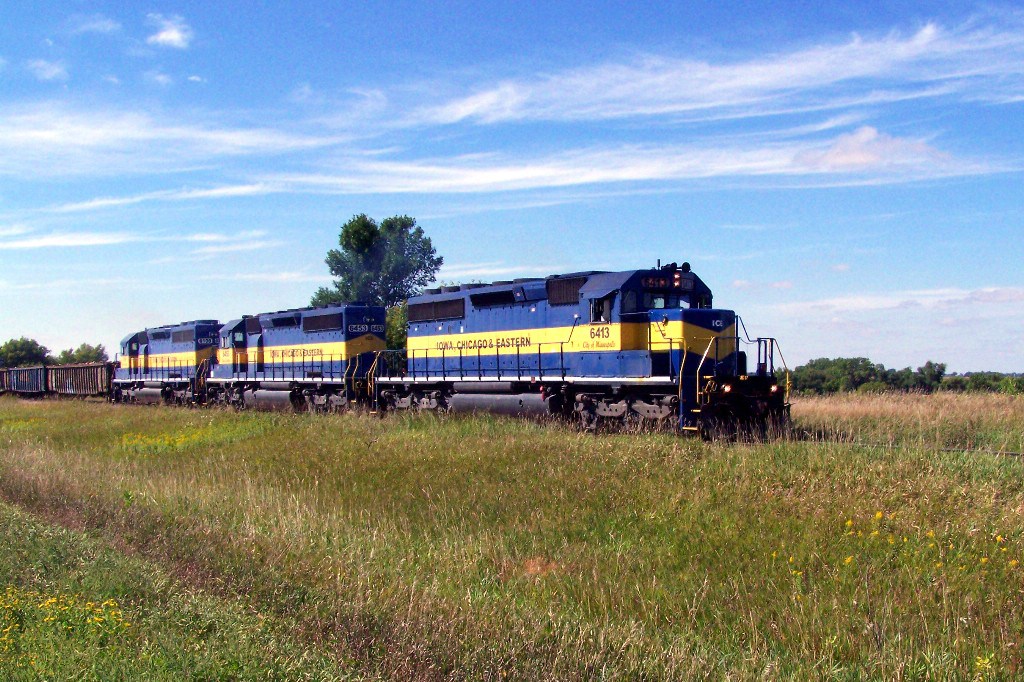 ICE 6413 parts the grain eastbound